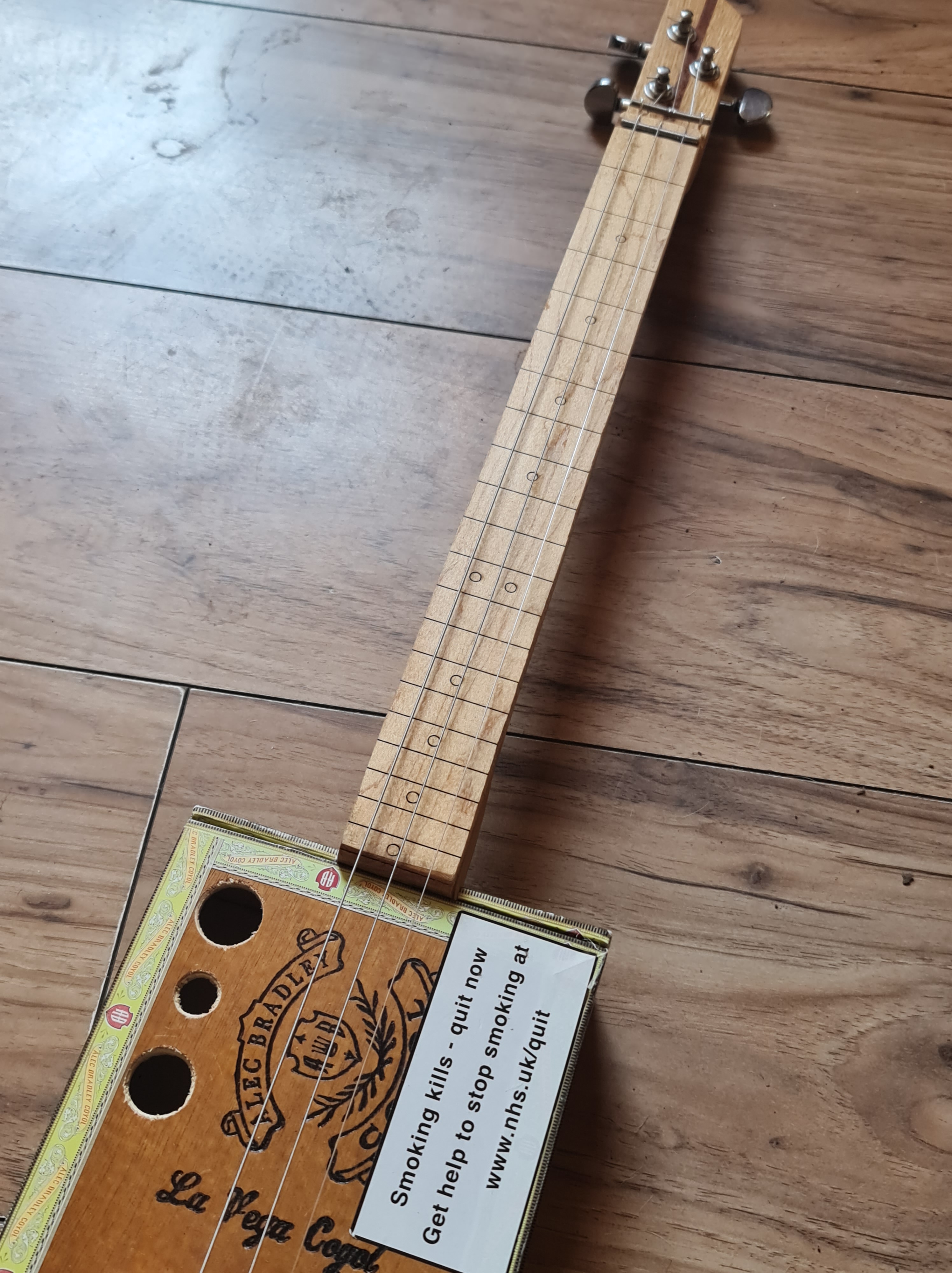 3 string Cigar Box Guitar (Fretless) – Lazy Dog Guitars